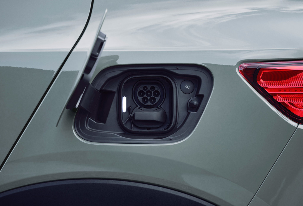 Volvo EX90 battery size balances range, bidirectional charging - EV ...
